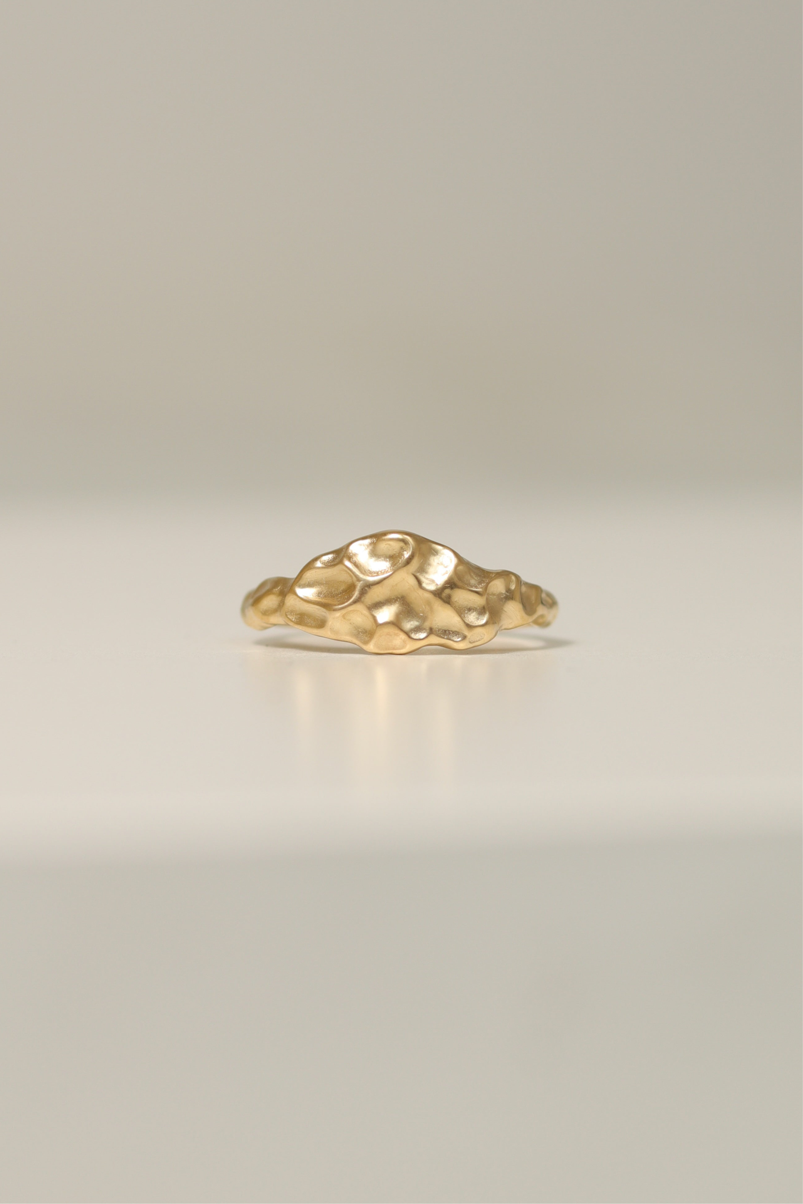 Textured Ring In Gold – Noya’s Jewelry